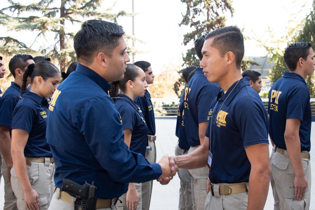 Aspirantes del Primer Subdepartamento reciben tarjeta de identificación ...